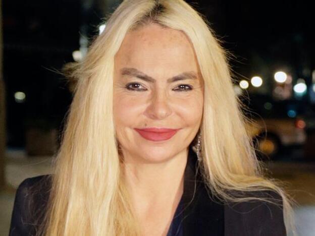Leticia Sabater presenta su villancico: 'El polvorrón' | Mujerhoy Leticia Sabater presenta su villancico: 'El polvorrón' | Mujerhoy