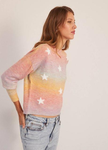 MODA: Jerséis multicolor: el truco de las influencers para rejuvenecer ...