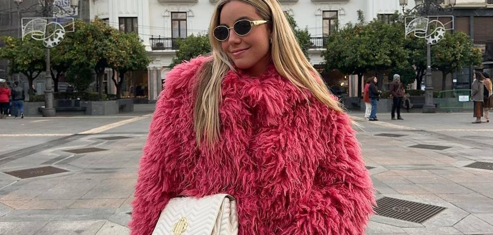 El abrigo rosa viral que más favorece y está rebajado a mitad de precio ...